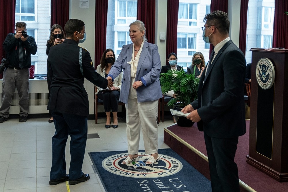 USCIS Awards FY 2022 Citizenship and Integration Grants - The Immigrant ...